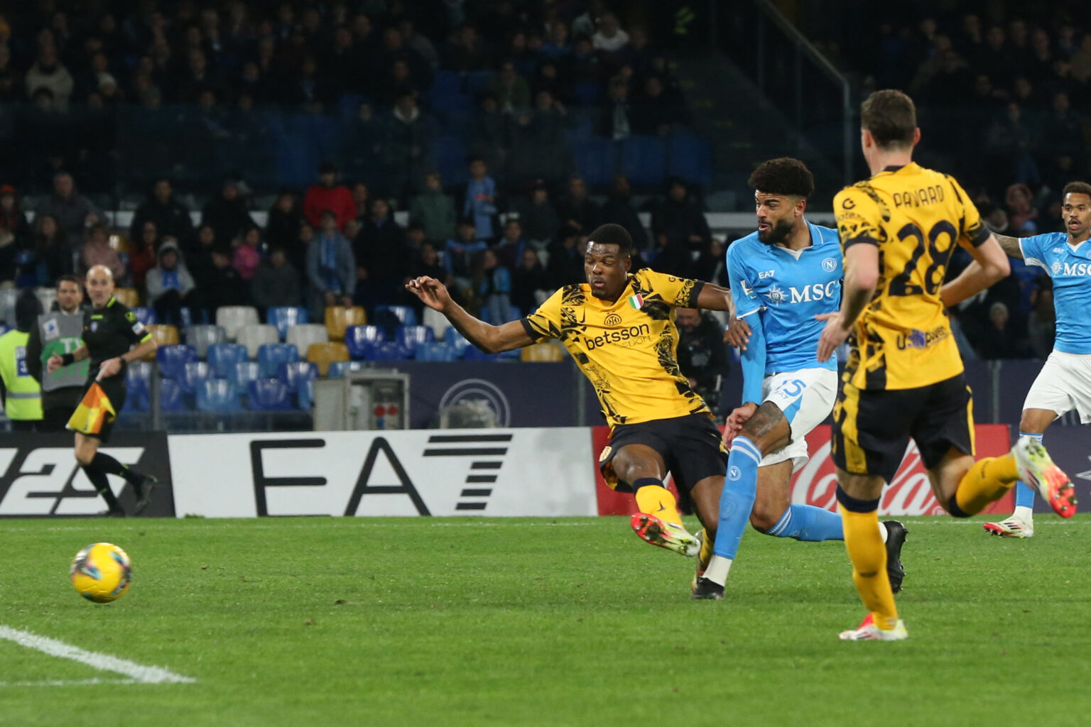 Billing saves Napoli in draw with Serie A title rivals Inter - SportsDesk