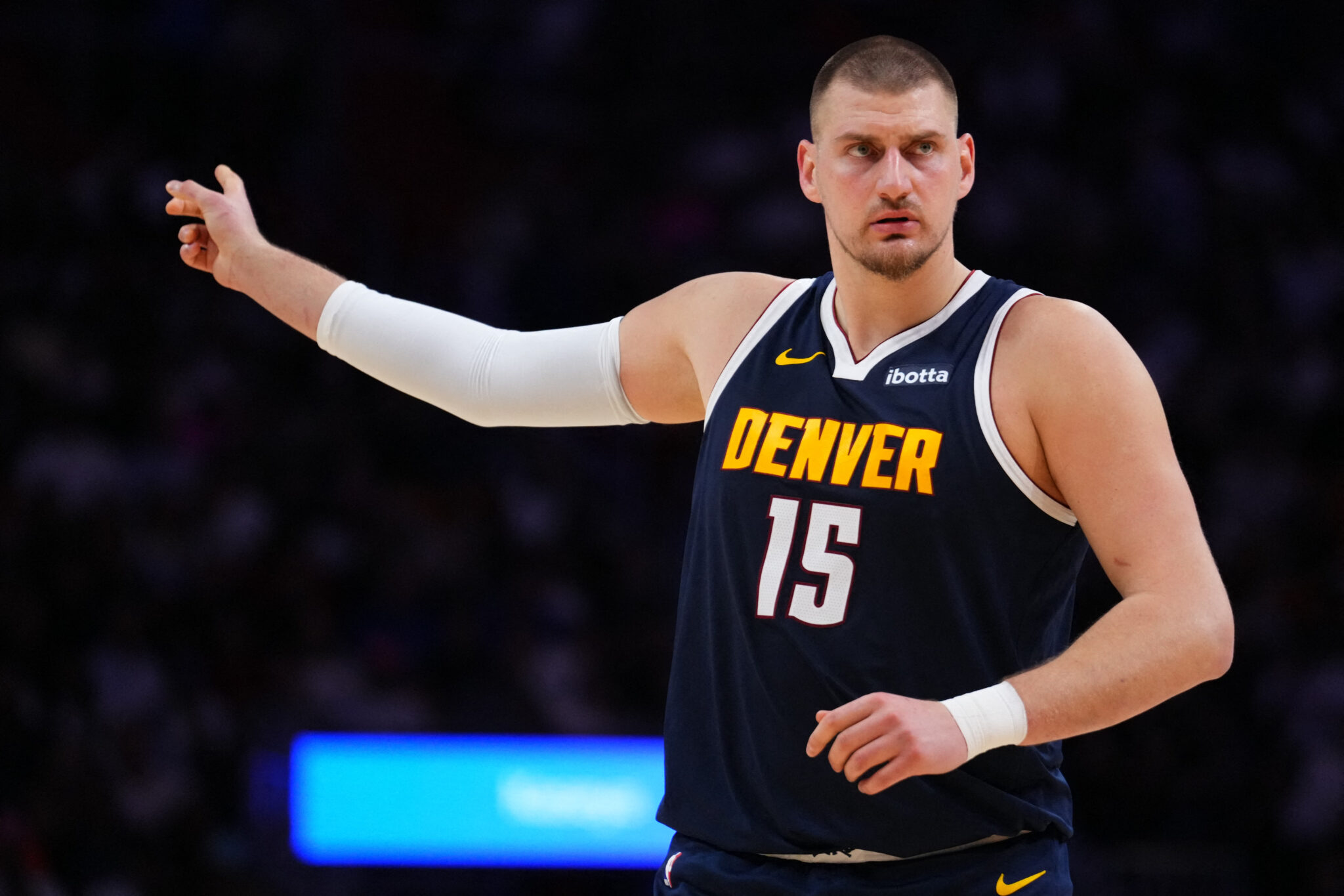 Nuggets reel from Jokic injury, Thunder rout Hawks