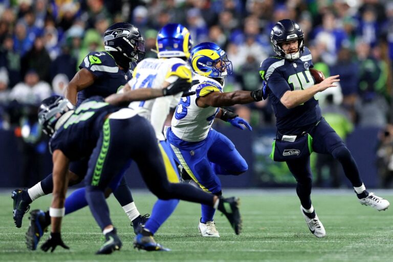 Patriots, Seahawks set up Super Bowl rematch