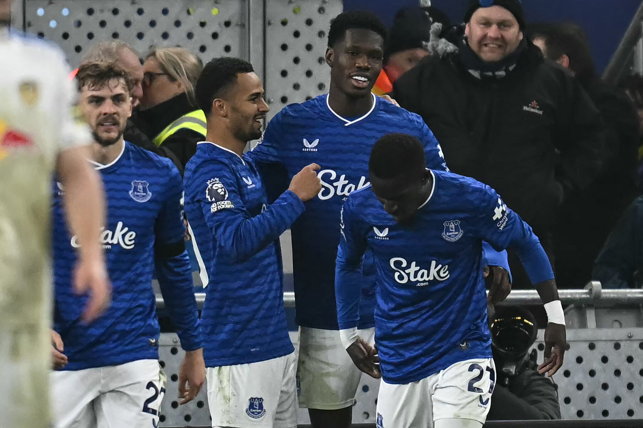 Everton’s Barry strikes again to rescue draw against Leeds